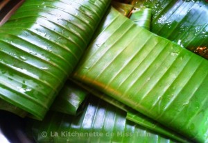 Laos : Gâteau de riz gluant et de banane en papillote - La kitchenette ...