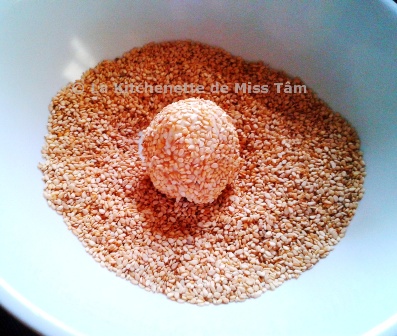 Boules de sésame aux haricots mungo (Bánh Cam / Bánh Rán) - La ...